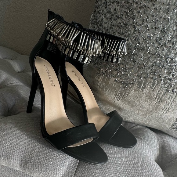 Shoe Dazzle | Shoes | Festive Black High Heels With Unique Metallic ...